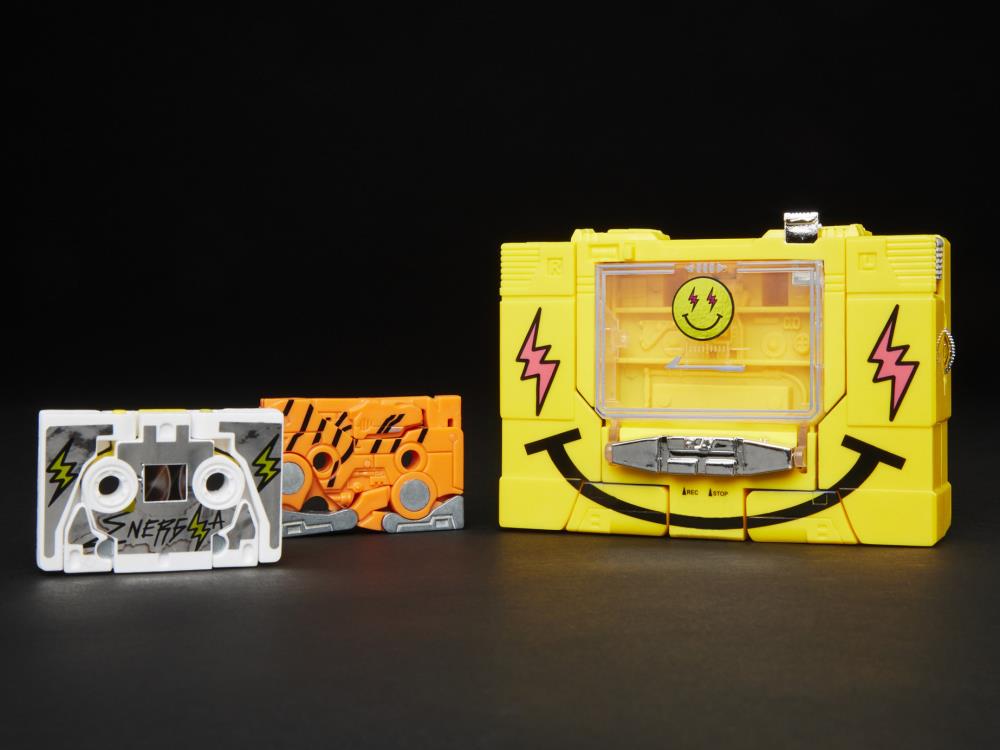 Transformers x J. Balvin Voyager J. Balvitron Exclusive Figure | Toy ...