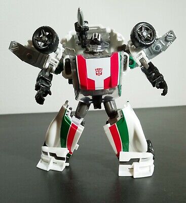 Transformers Generations Wheeljack Deluxe — Toy Snowman
