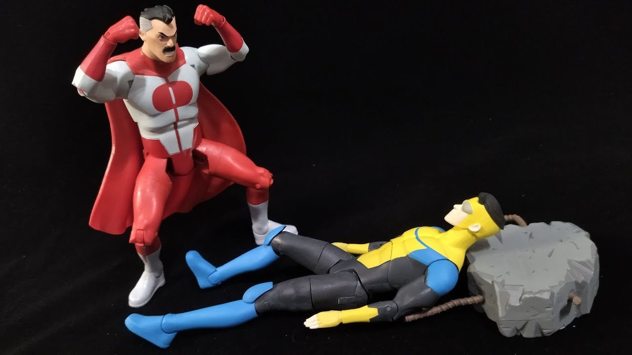 Invincible Deluxe Invincible Figure — Toy Snowman